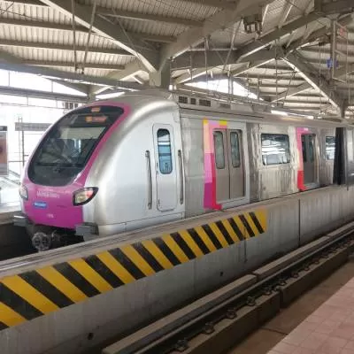 CM Unveils Common Mobility Card for Metro Line 3 Commuters