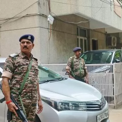 ED Raids 37 Locations in Delhi Over Rs 20 Billion Classroom Scam