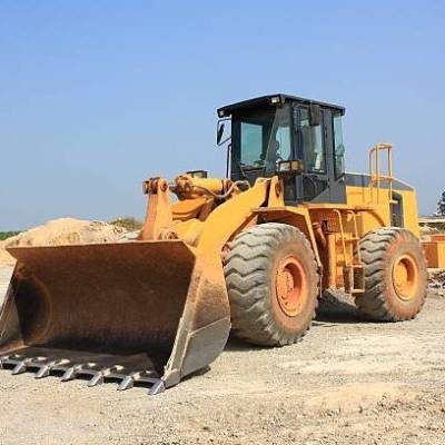 Komatsu redevelops D475A-8 dozer mainframe for durability