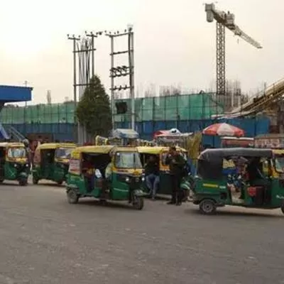 Noida to Set Up 100 Auto Stands to Ease Traffic